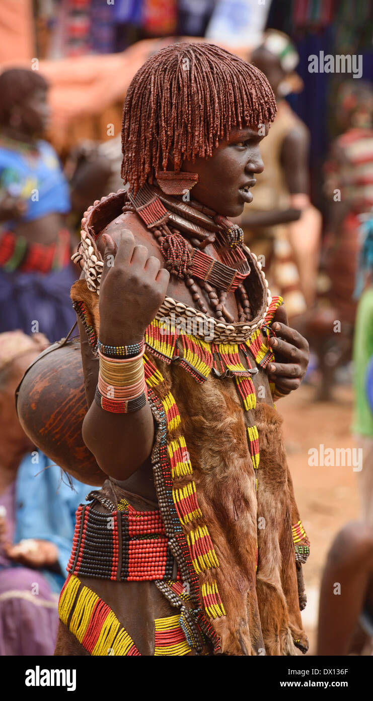Hamer woman in the Dimeka market in the Omo Valley, Ethiopia Stock ...