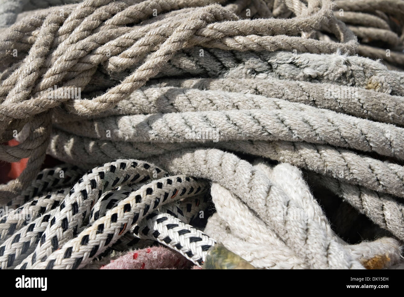 Thick ropes hi-res stock photography and images - Alamy