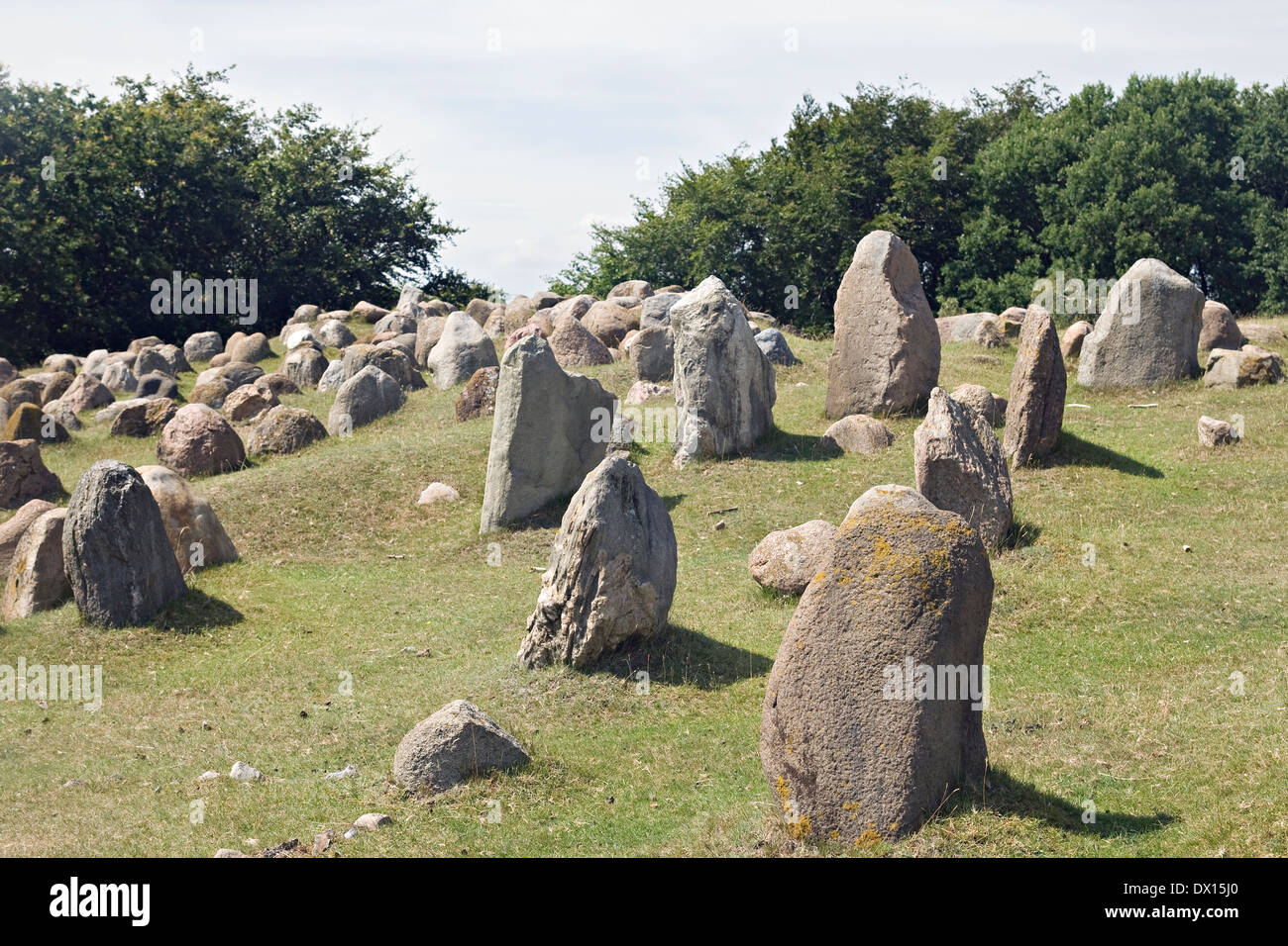 Ancient prehistoric graves hi-res stock photography and images - Alamy