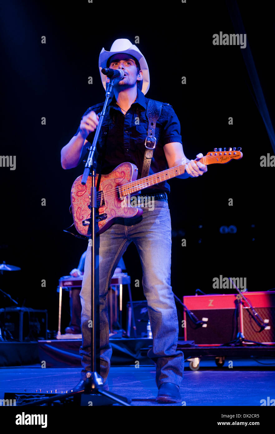 Country and western gig hi-res stock photography and images - Alamy
