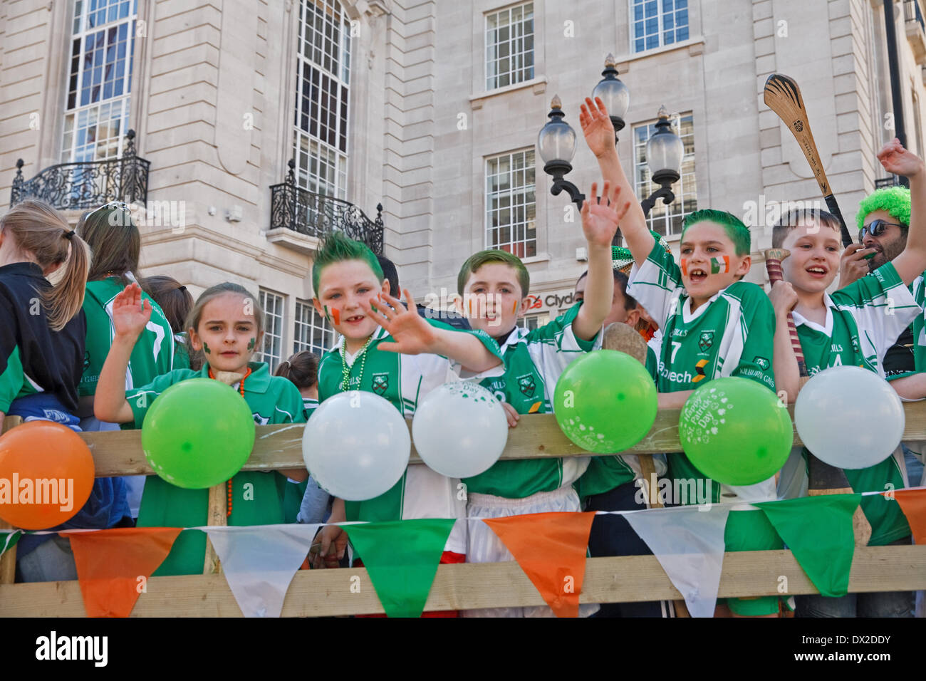 Children wave parade float hi-res stock photography and images - Alamy
