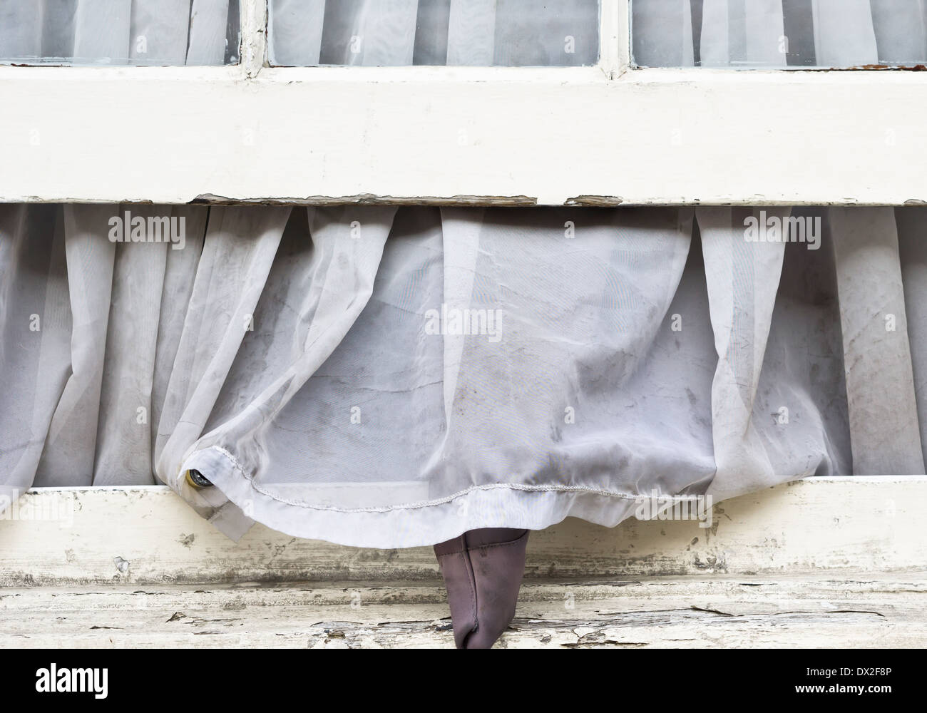 Net curtain wind hi-res stock photography and images - Alamy