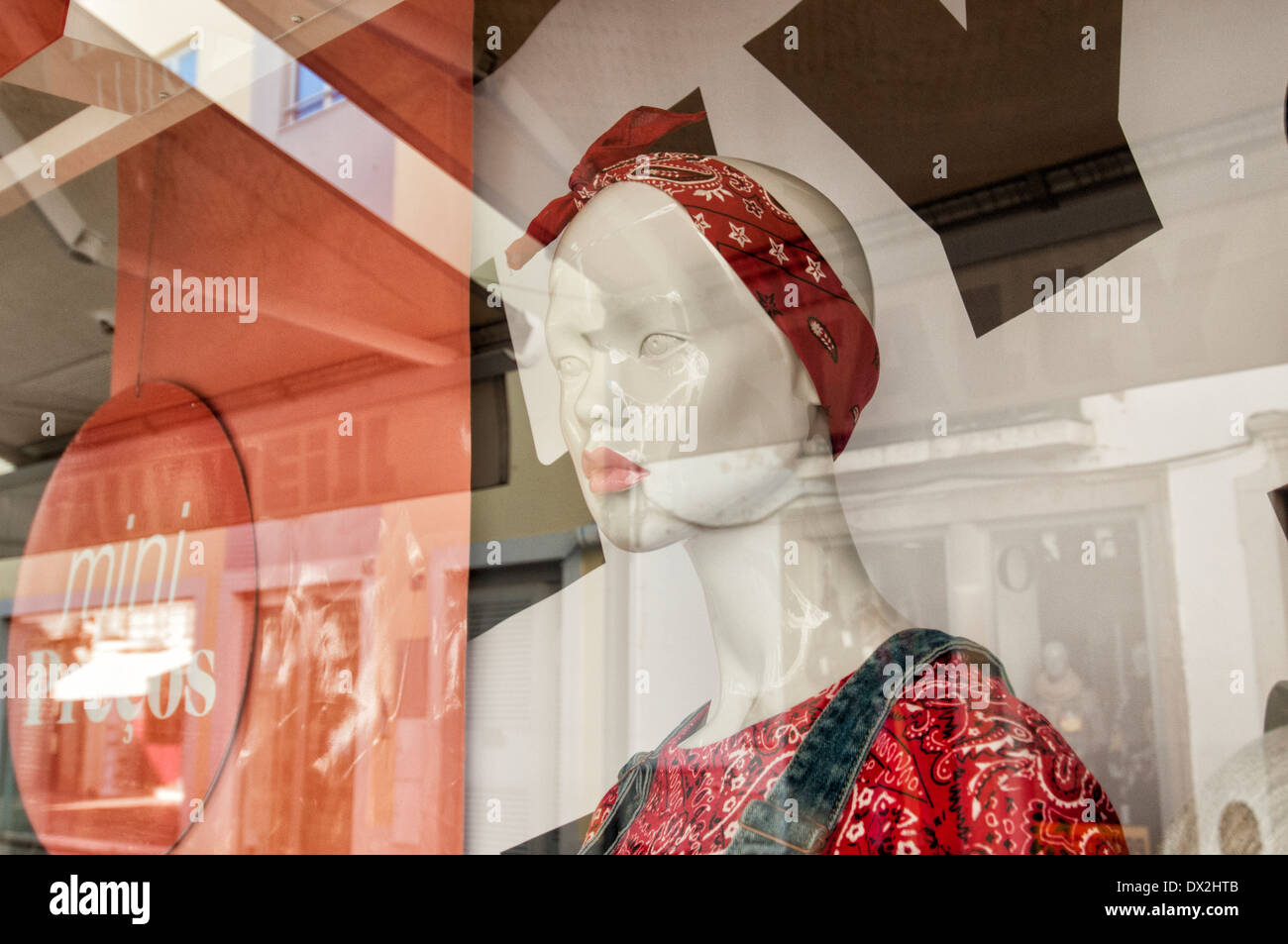 Fashion mannequin in window display hi-res stock photography and images ...
