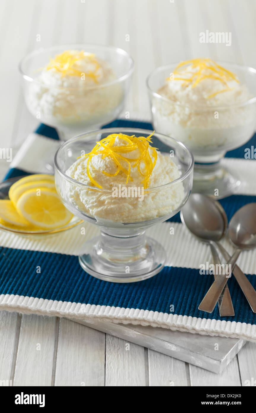 Lemon syllabub. Lemon posset. Traditional wine and cream dessert Stock ...