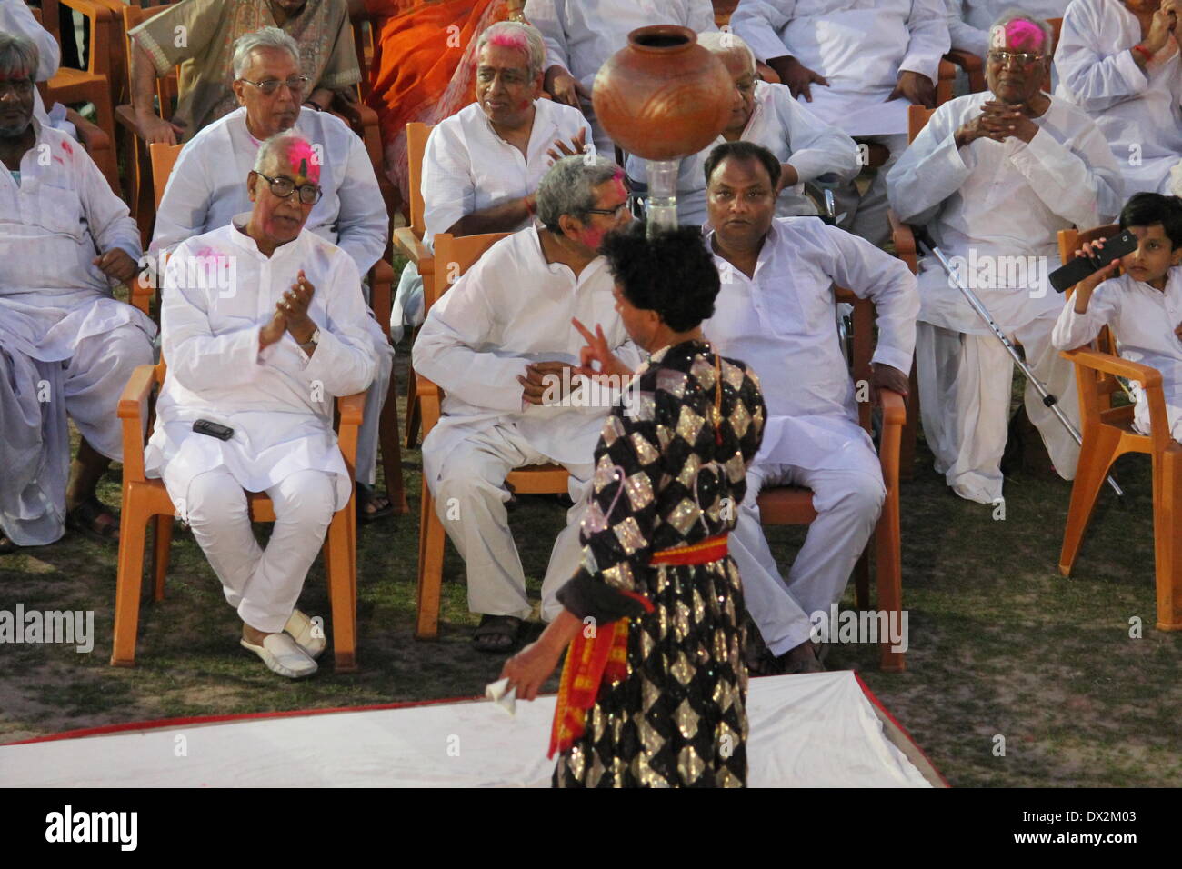 Arya Kumar Road, Patna, Bihar, India, 17th March 2014. Sunday evening ...