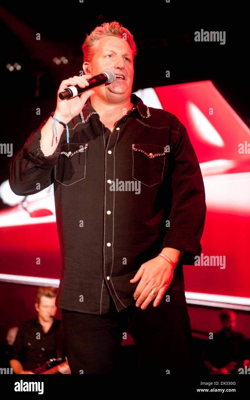Country to country festival at the o2 arena hi-res stock photography ...