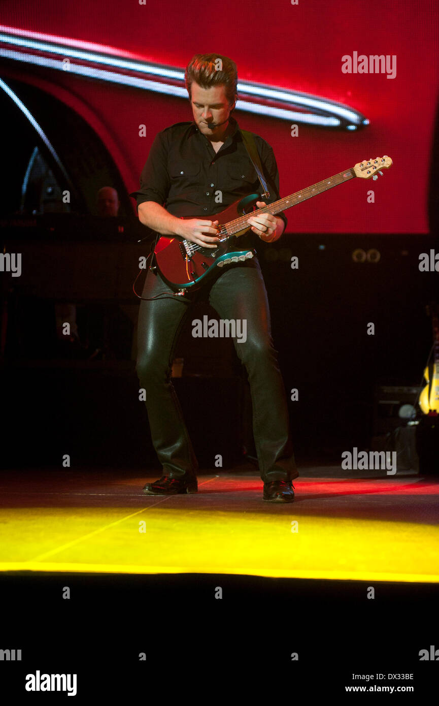 Country to country festival at the o2 arena hi-res stock photography ...