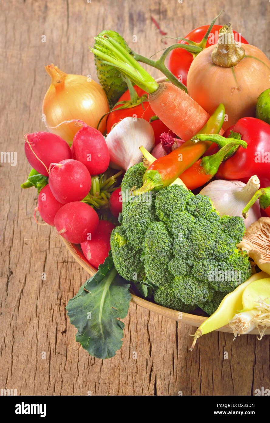 Table of fresh vegetables hi-res stock photography and images - Alamy