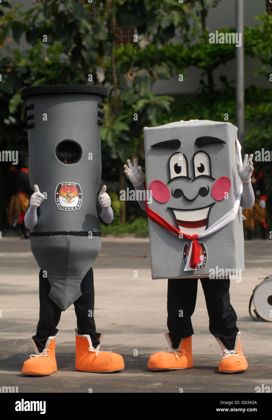 Central Java, Indonesia. 15th Feb, 2013. MARCH 15: The election mascots ...