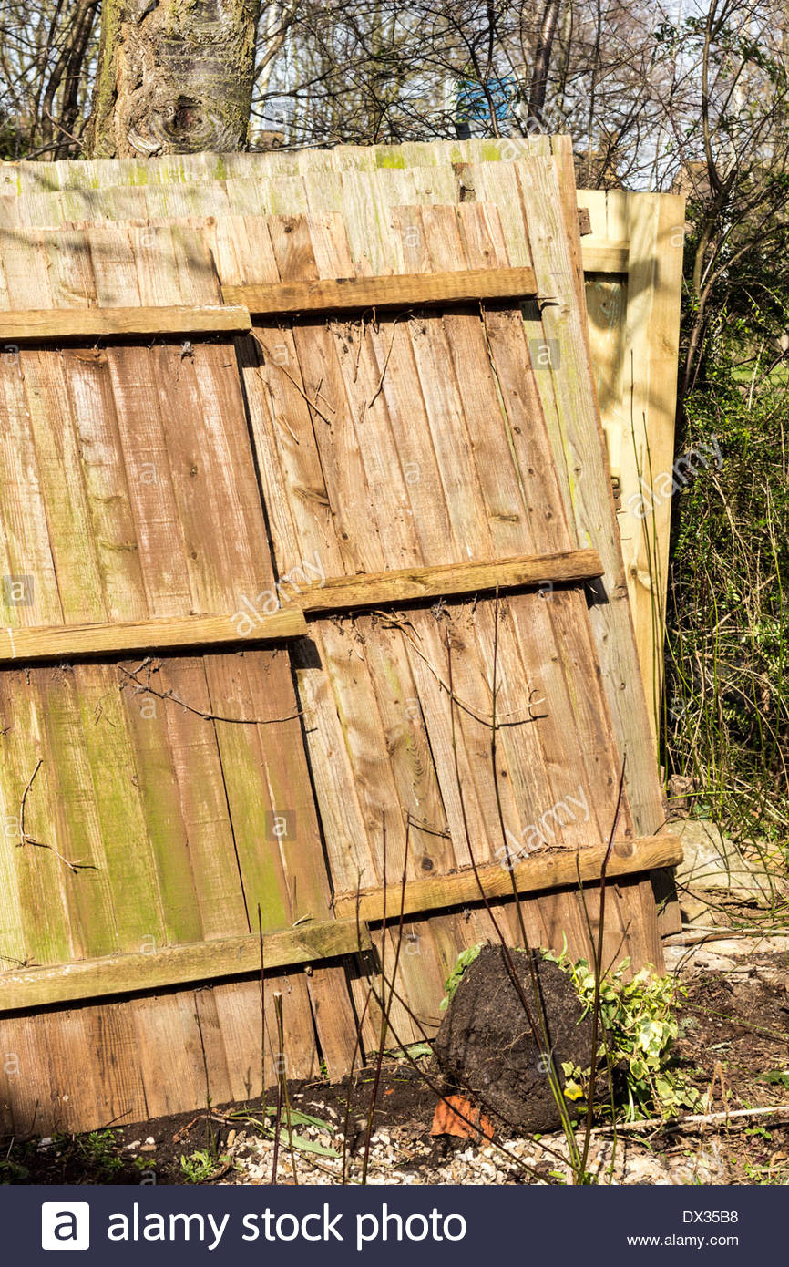 Broken Fence Stock Photos & Broken Fence Stock Images - Alamy