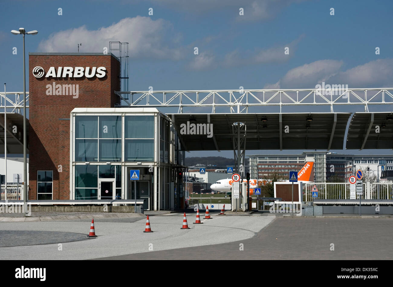 Airbus production hi-res stock photography and images - Alamy