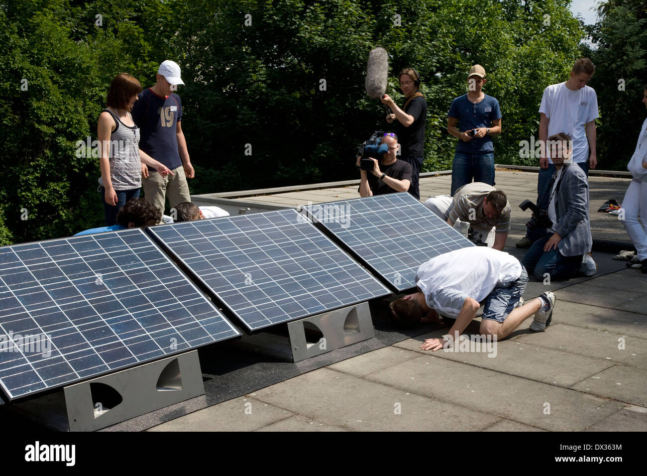 Solar power energy students hi-res stock photography and images - Alamy