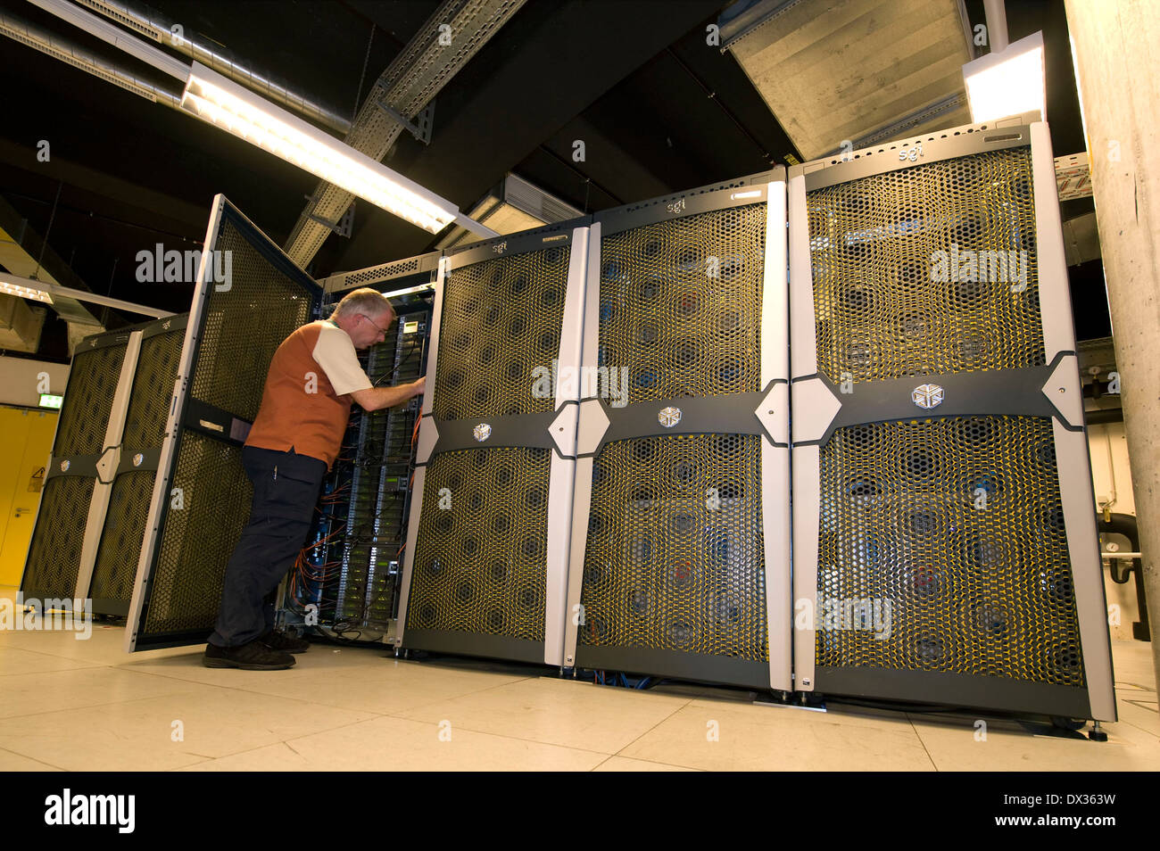 High performance computers hi-res stock photography and images - Alamy