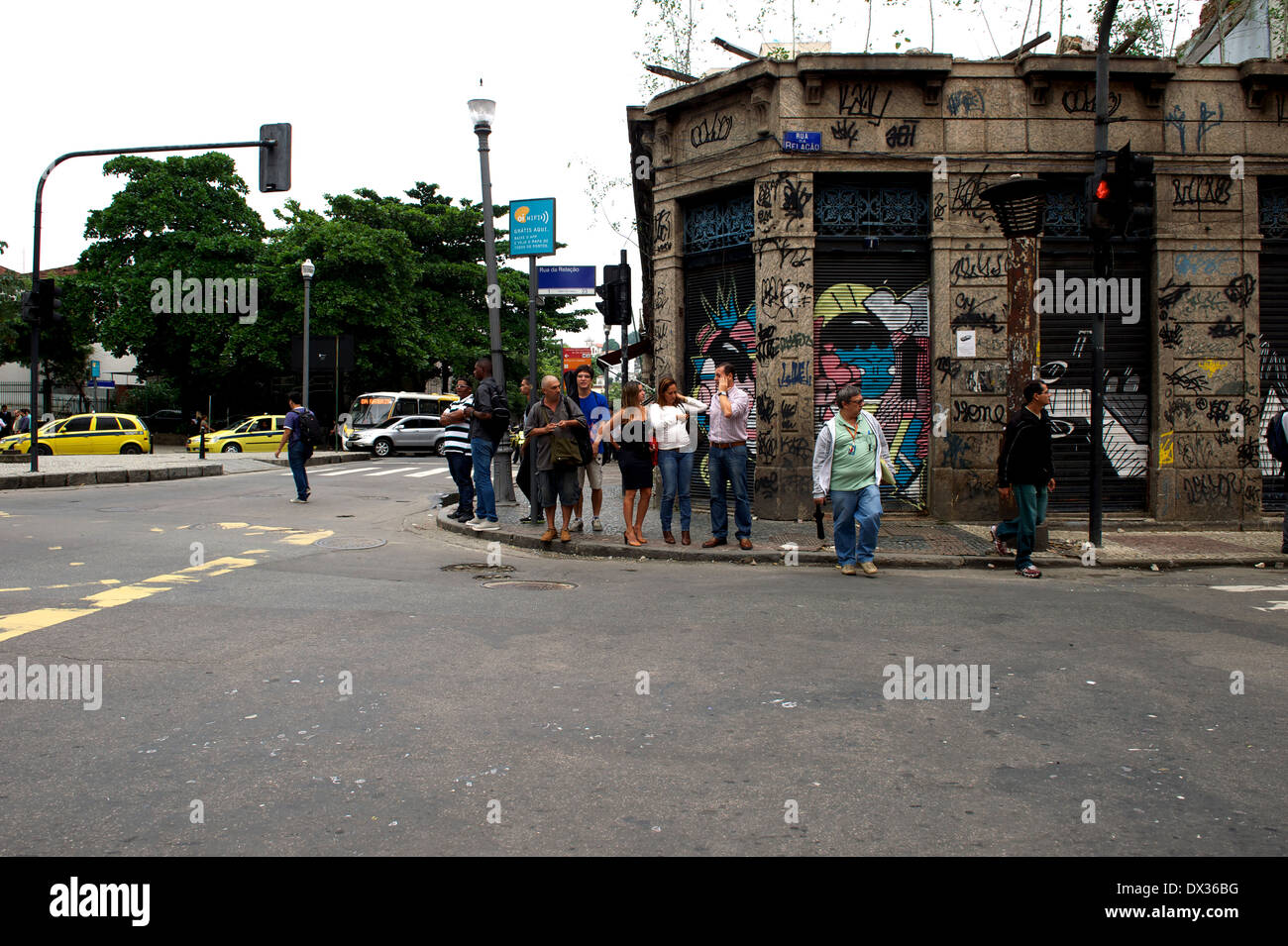 Green traffic light brazil hi-res stock photography and images - Alamy