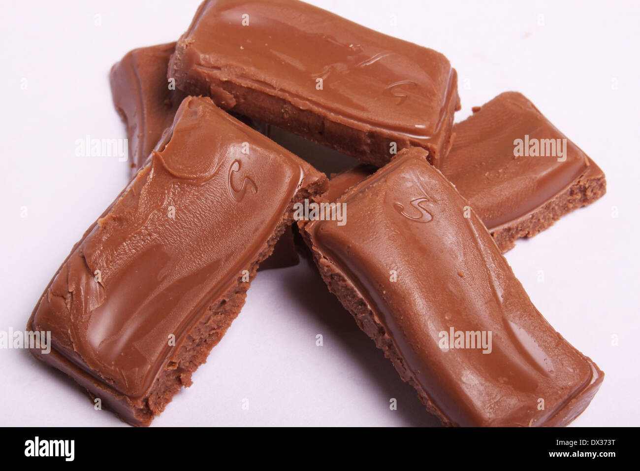 Galaxy milk chocolate bar hi-res stock photography and images - Alamy
