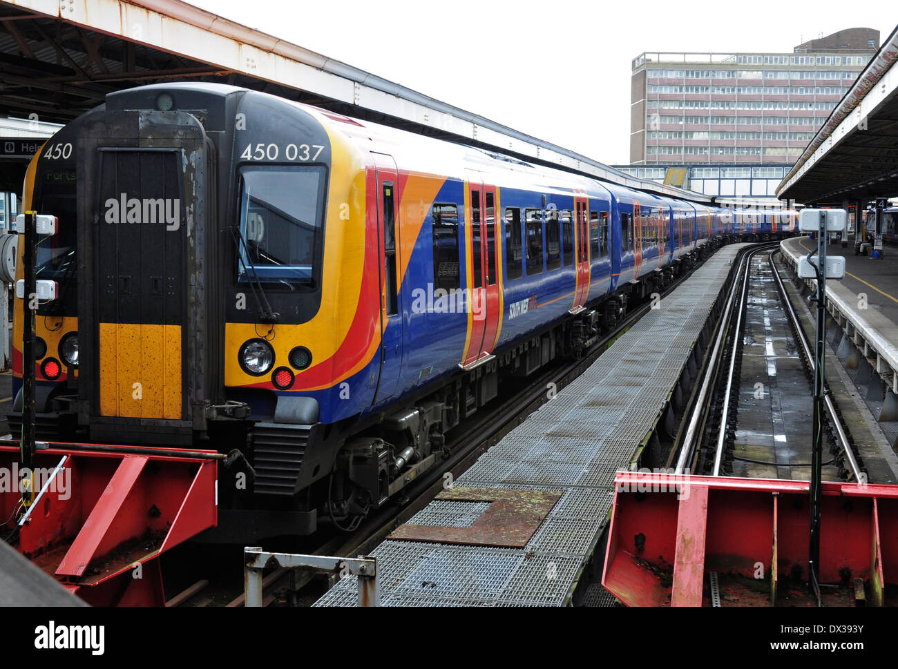 South West Trains class 450 Desiro EMU 450037 at the terminus Harbour ...