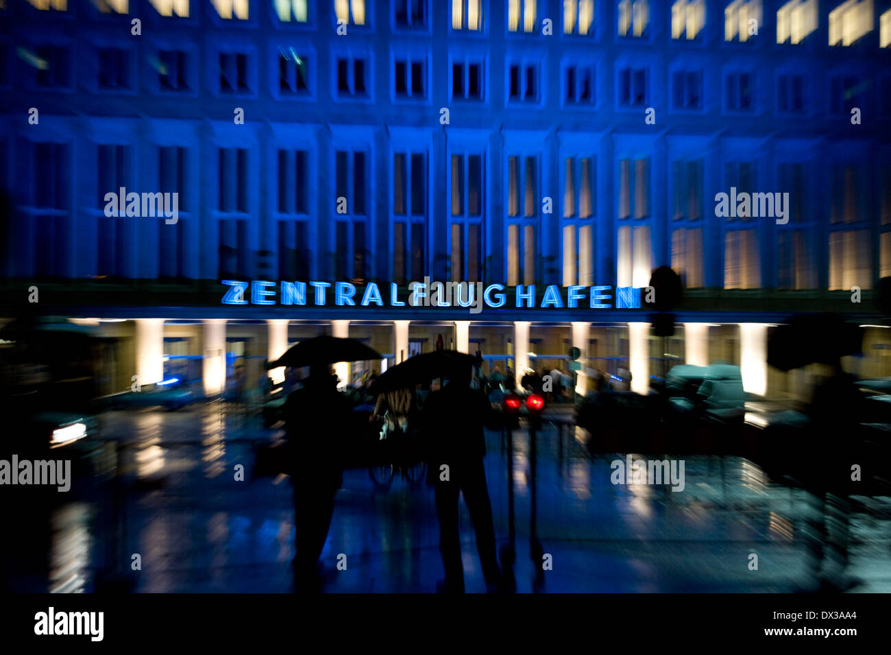 Building goodbye hi-res stock photography and images - Alamy