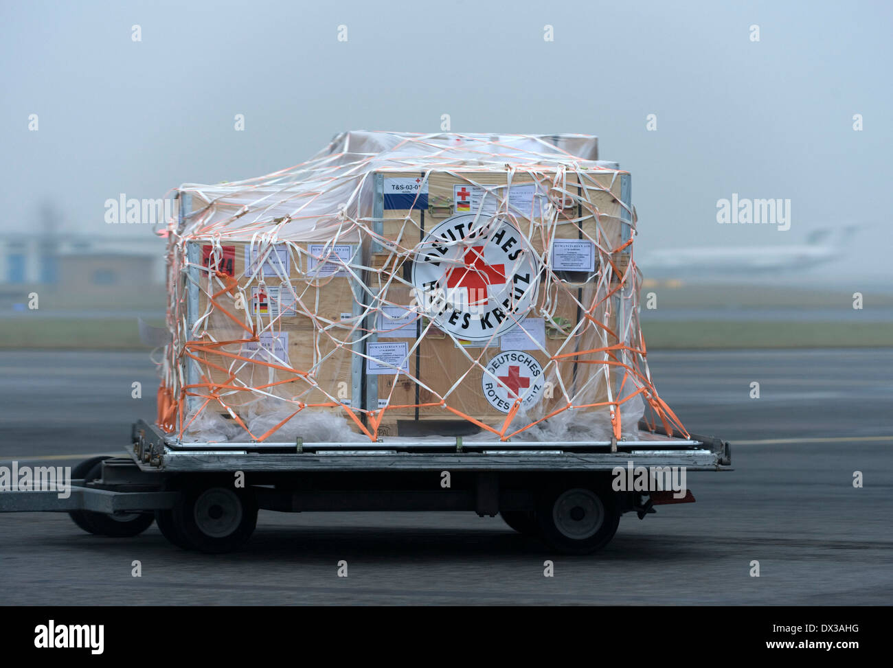 Auxiliary runway hi-res stock photography and images - Alamy