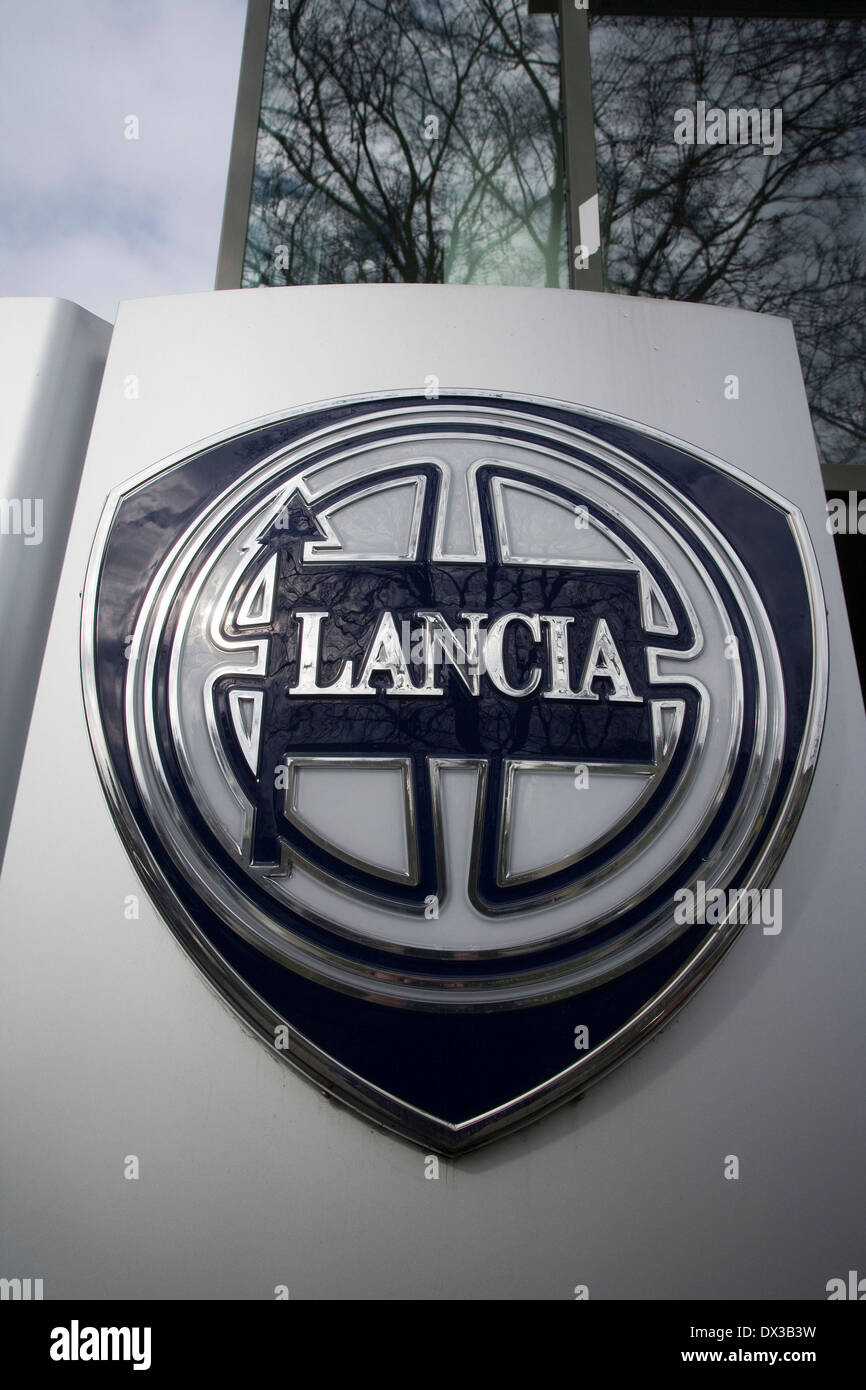 Lancia logo hi-res stock photography and images - Alamy