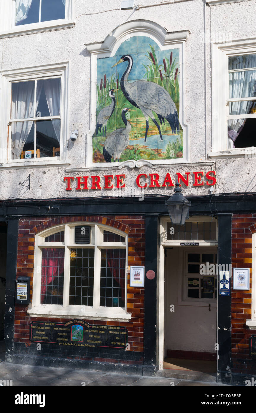 Three cranes inn hi-res stock photography and images - Alamy
