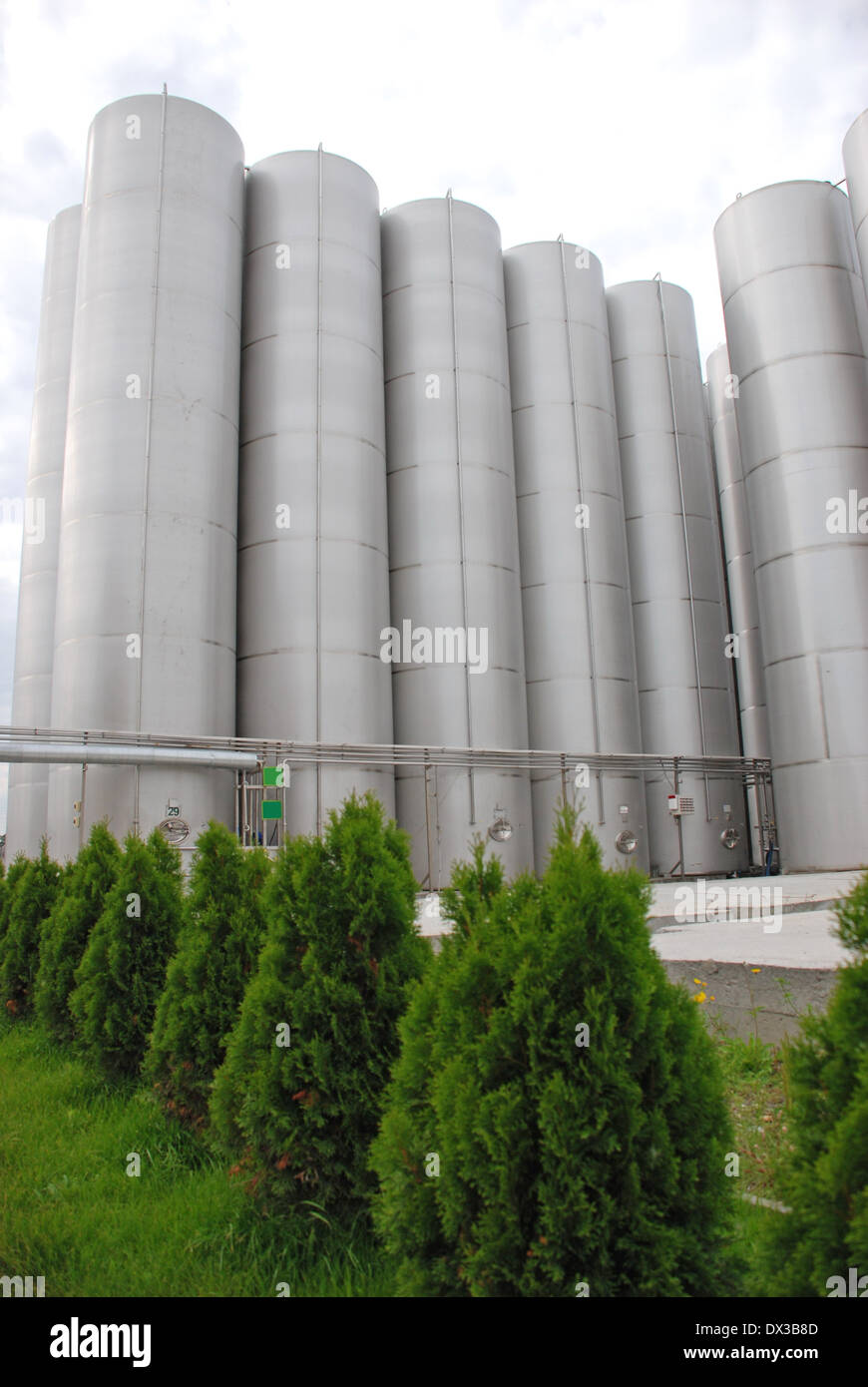 Bunker tank hi-res stock photography and images - Alamy