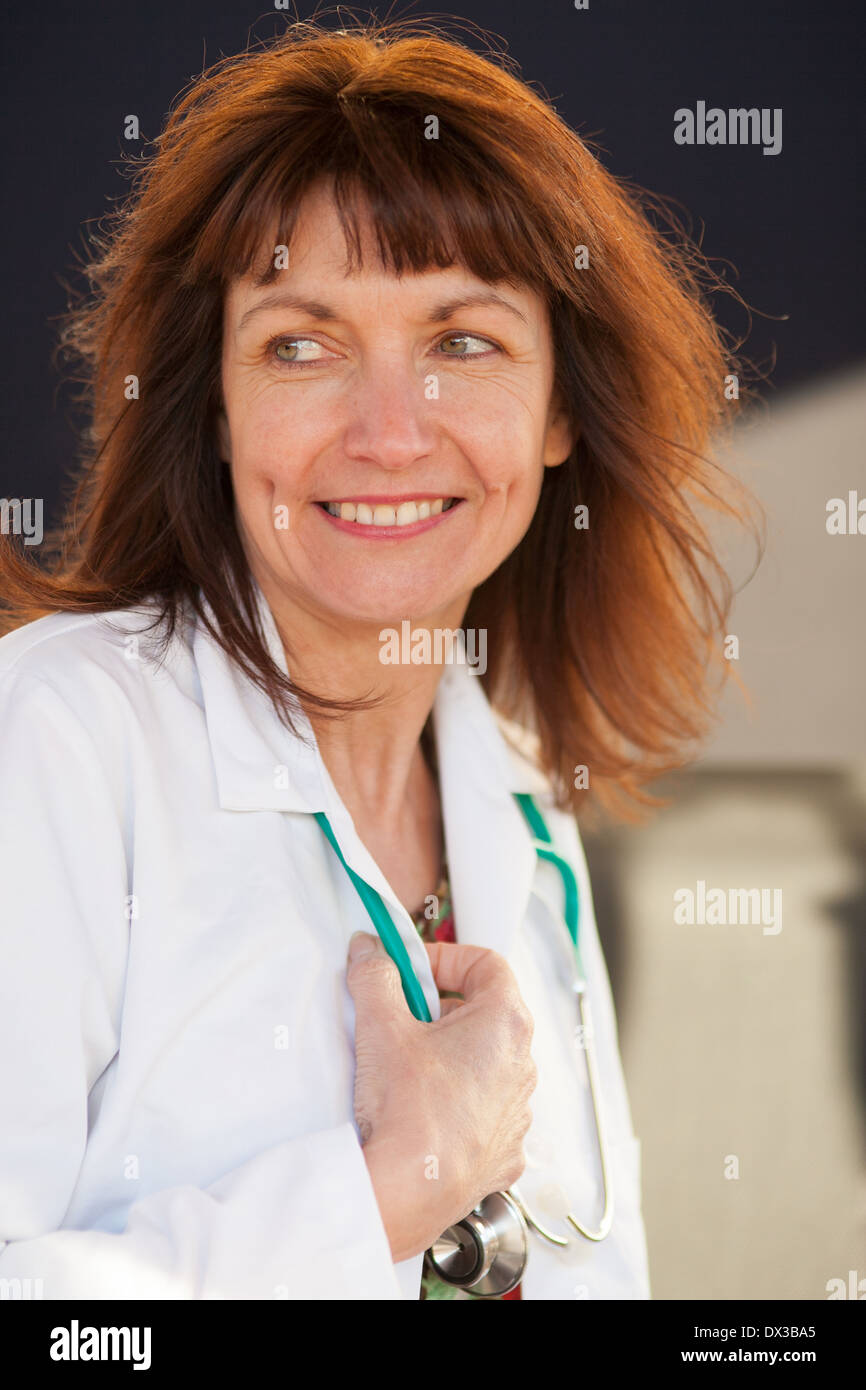 Female health practitioner hi-res stock photography and images - Alamy