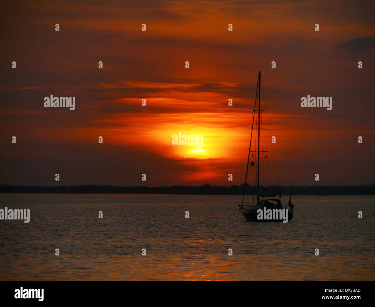 Little island sunset hi-res stock photography and images - Alamy