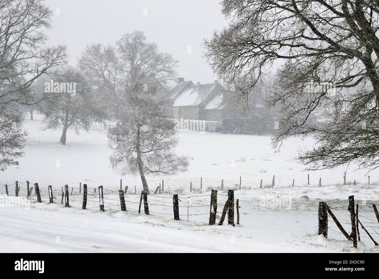 French countryside house snow hi-res stock photography and images - Alamy