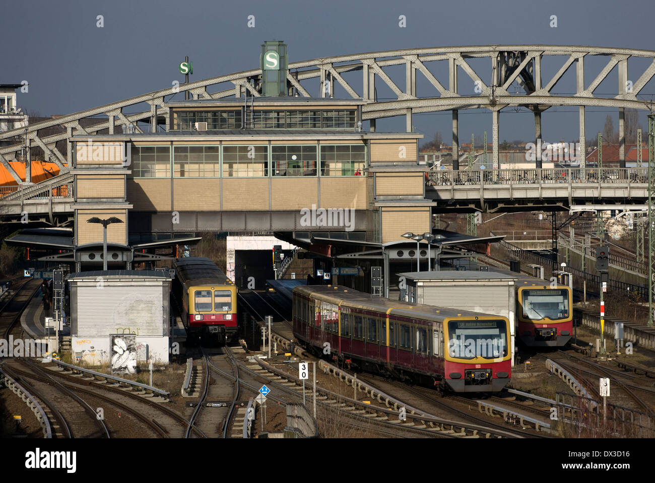 Cross layout hi-res stock photography and images - Alamy