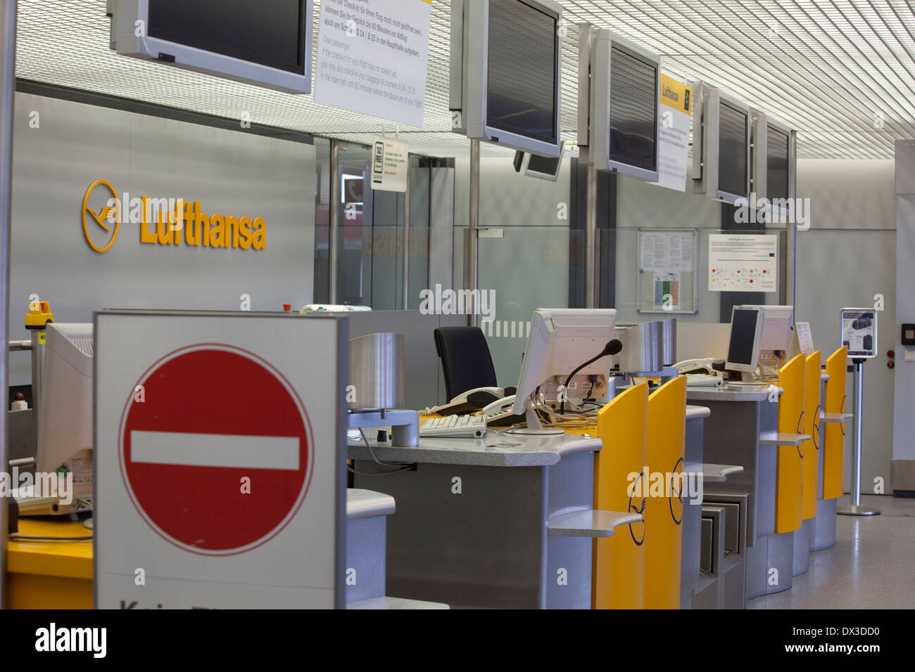 Lufthansa logo icon symbol hi-res stock photography and images - Alamy