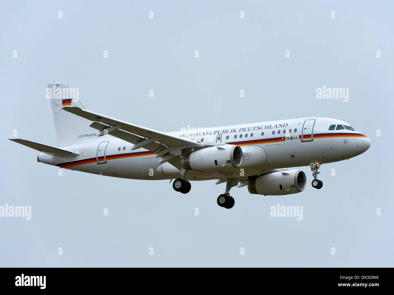 Airbus A319 flight readiness Stock Photo - Alamy