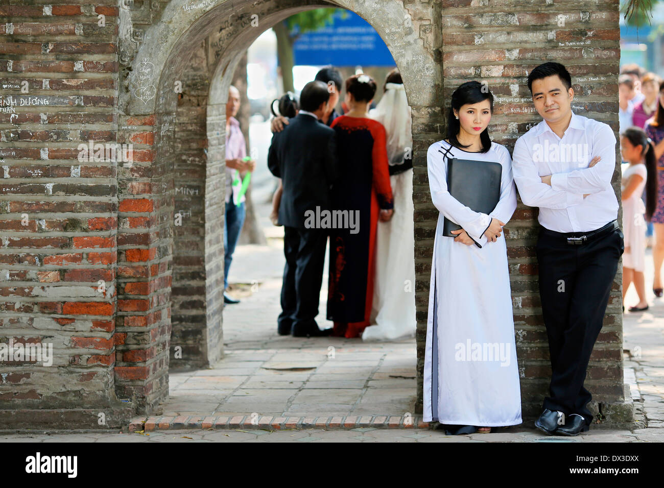 Vietnamese couple hi-res stock photography and images - Alamy