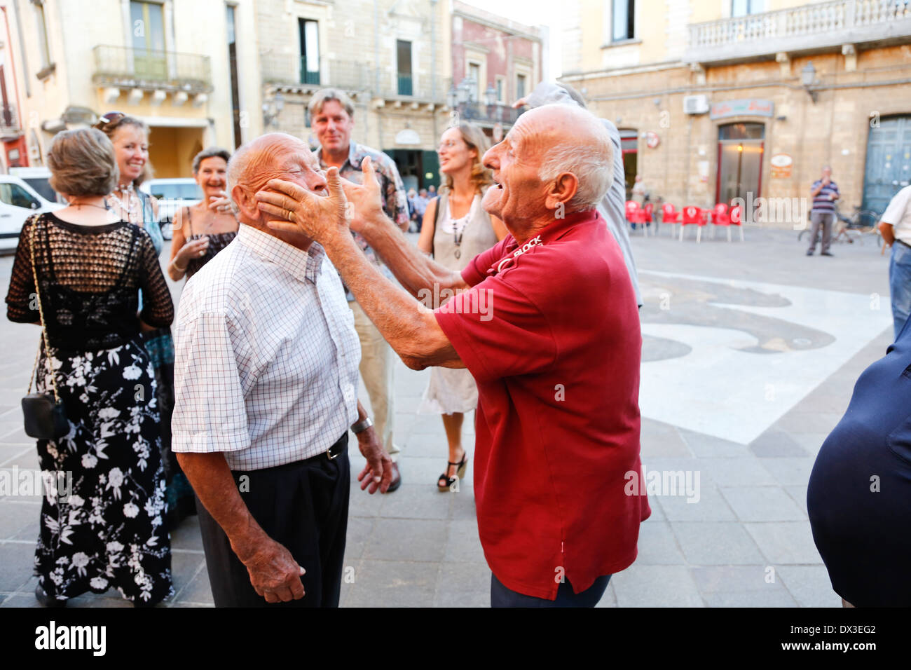 Slapping in the face hi-res stock photography and images - Alamy