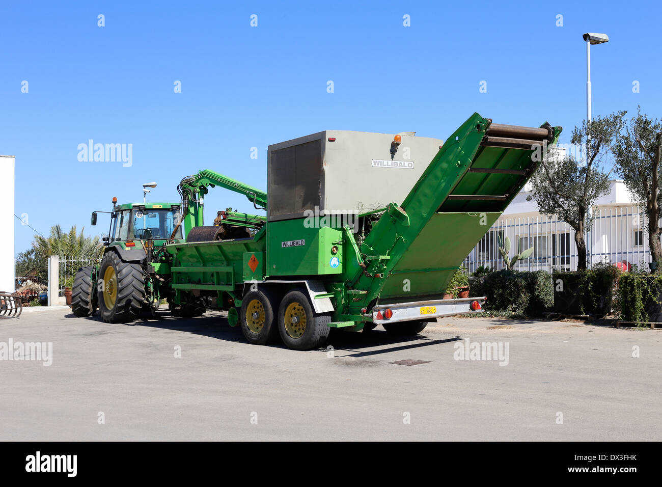 Olive picker hi-res stock photography and images - Alamy