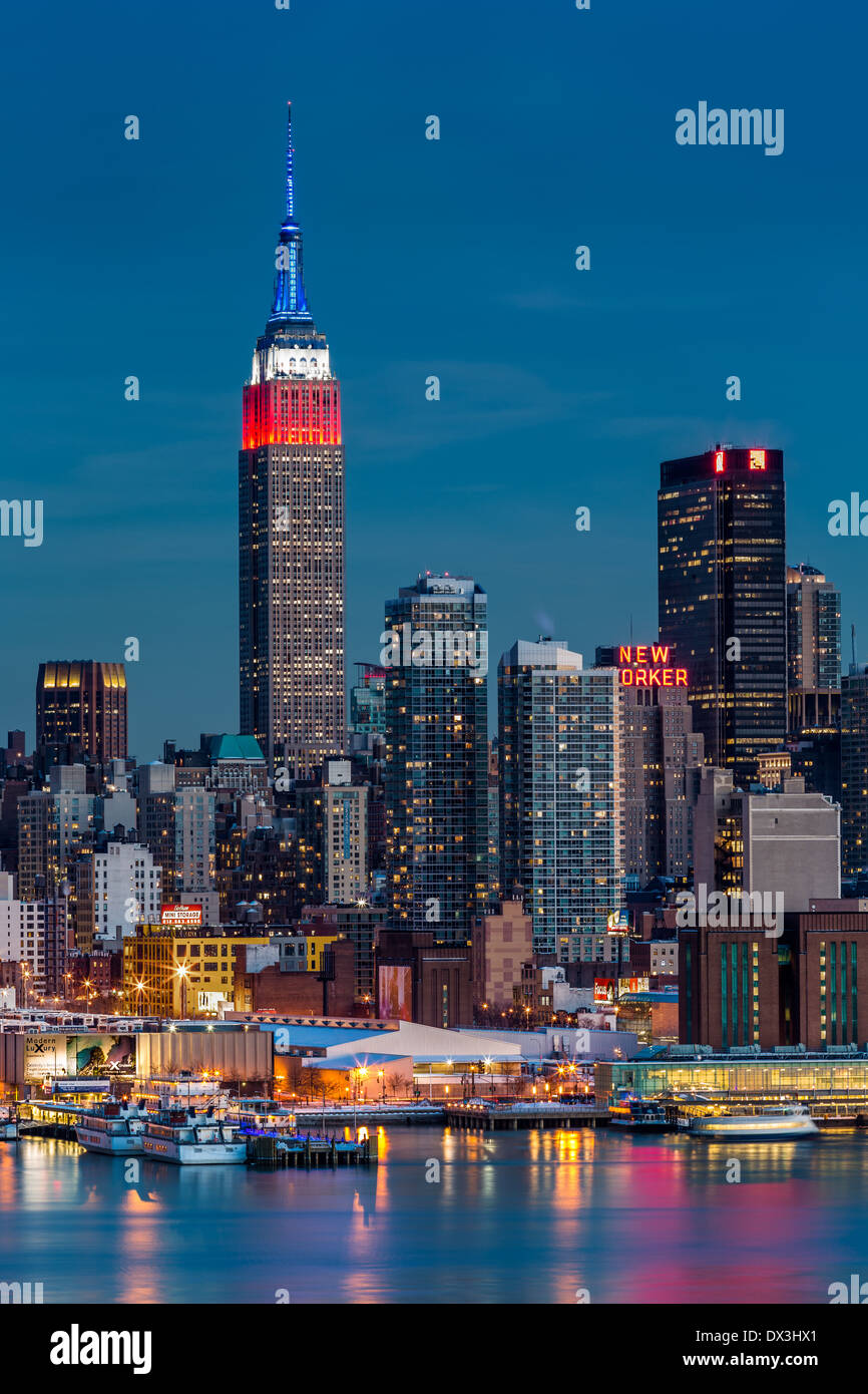 Building the empire state building hi-res stock photography and images - Alamy