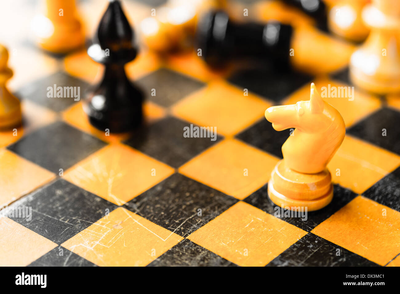White chess knight hi-res stock photography and images - Alamy