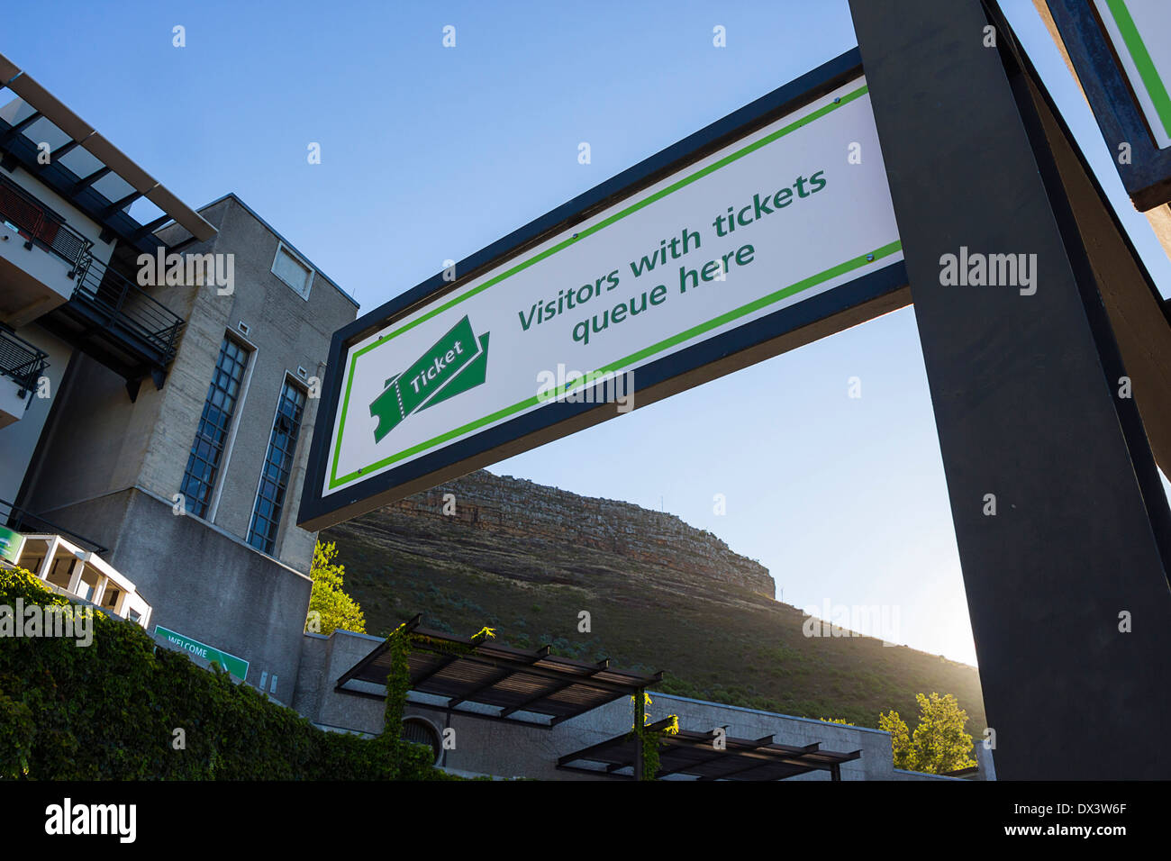 Ticket queue hi-res stock photography and images - Alamy