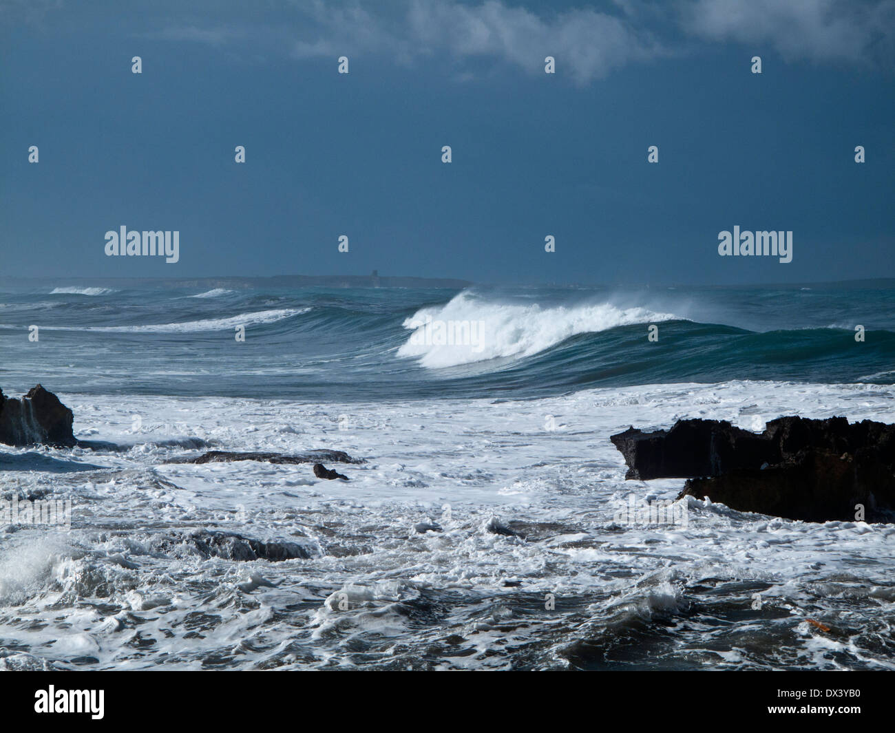 Breaking waves when the sea reaches the shore Stock Photo - Alamy