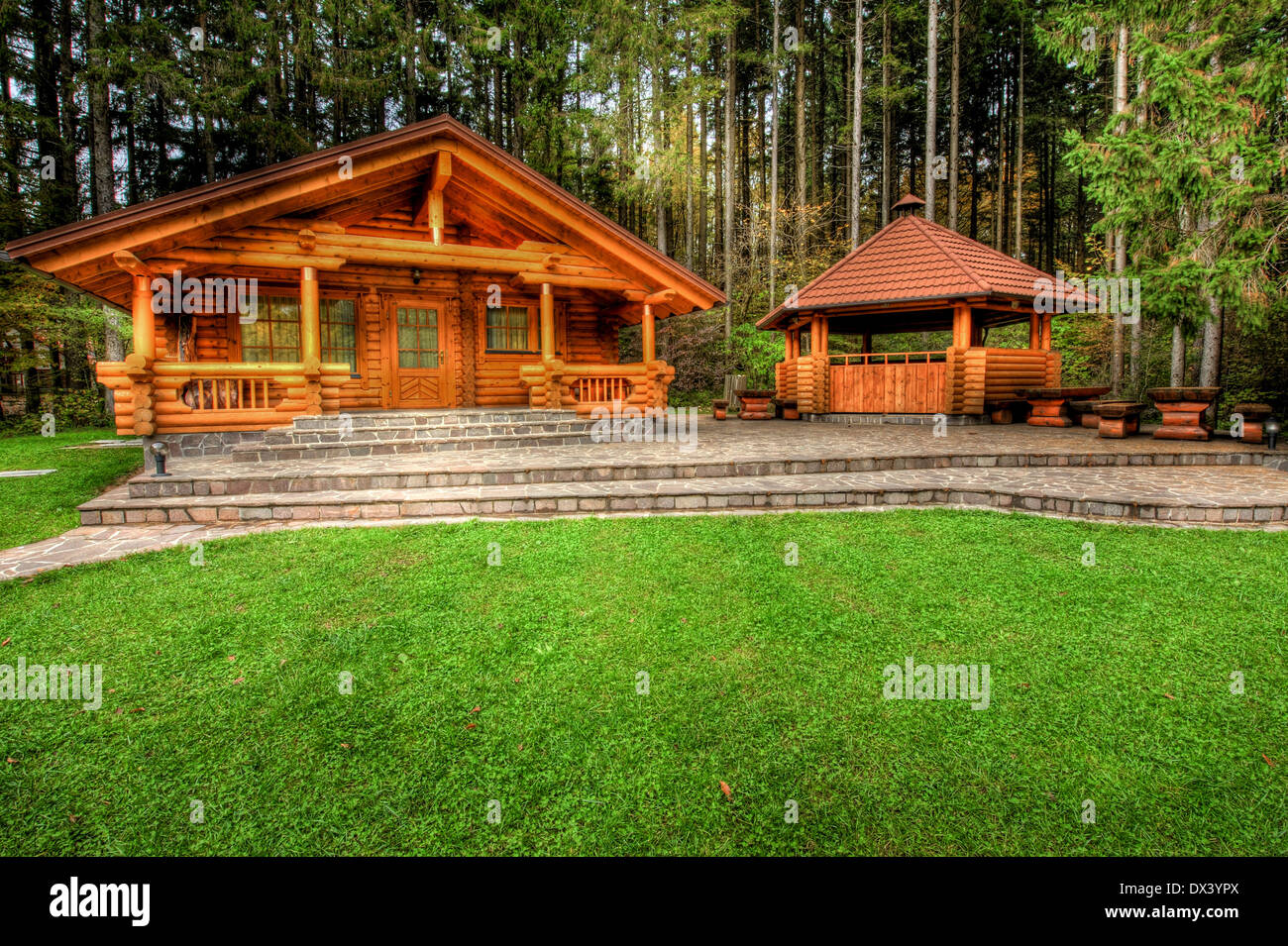 Chalet in the forest hi-res stock photography and images - Alamy