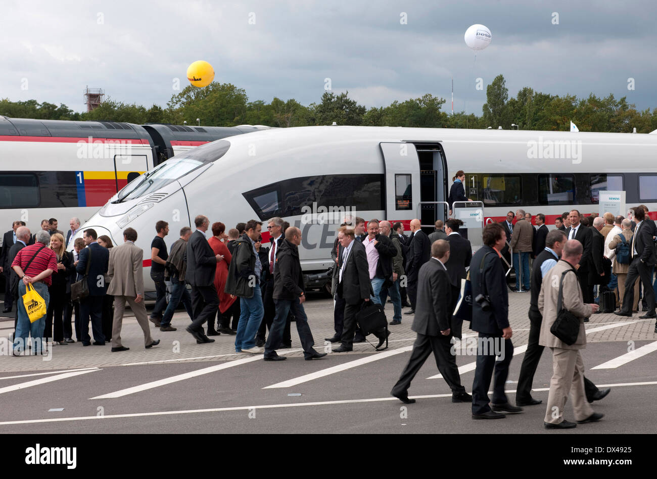Velaro high speed hi-res stock photography and images - Alamy