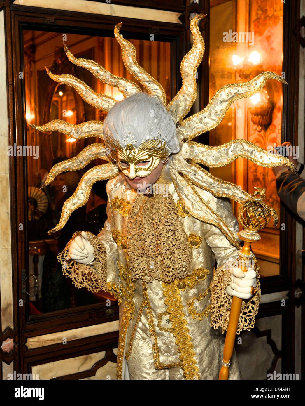 Venice costume carnival hi-res stock photography and images - Alamy
