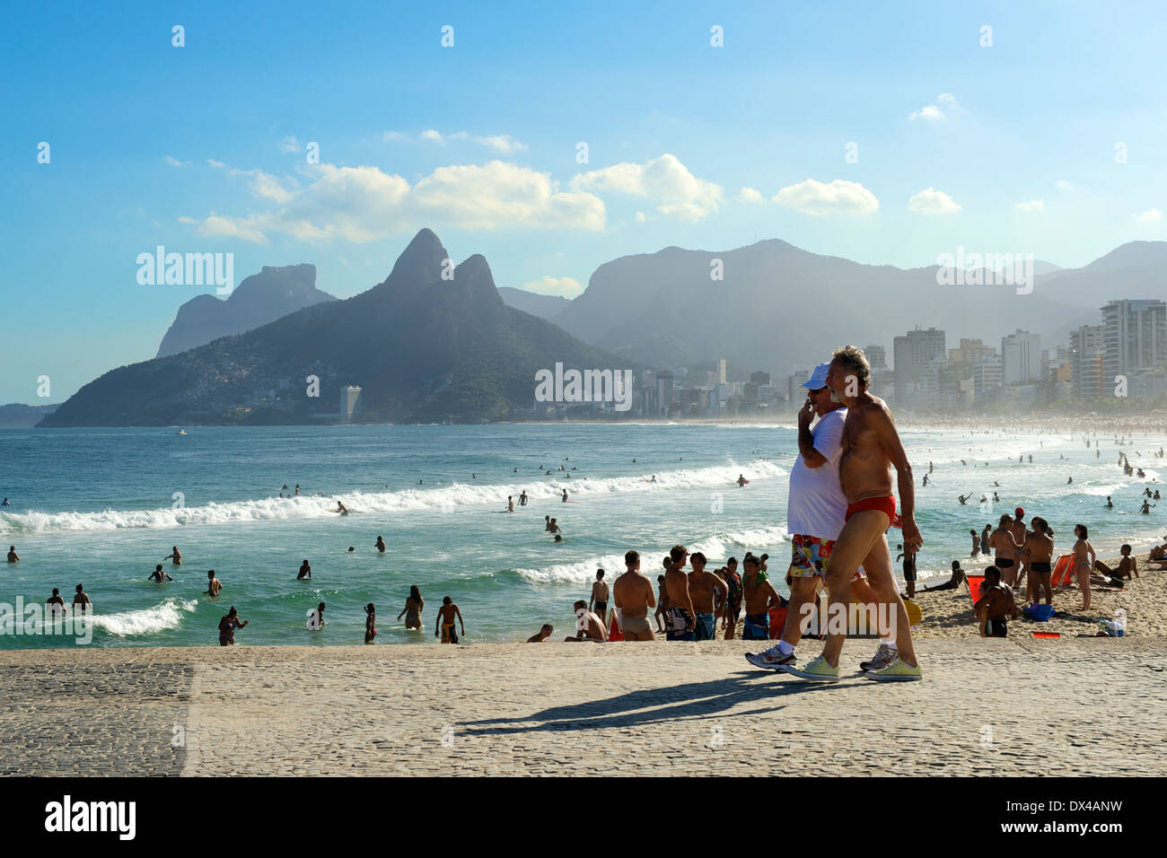 Rio de janeiro beach family hi-res stock photography and images - Alamy