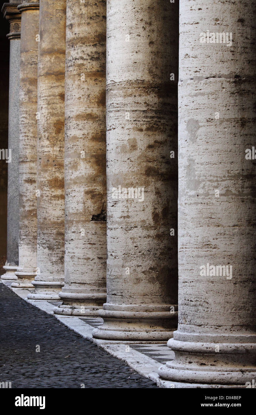 Games of perspective in an ancient colonnade Stock Photo - Alamy