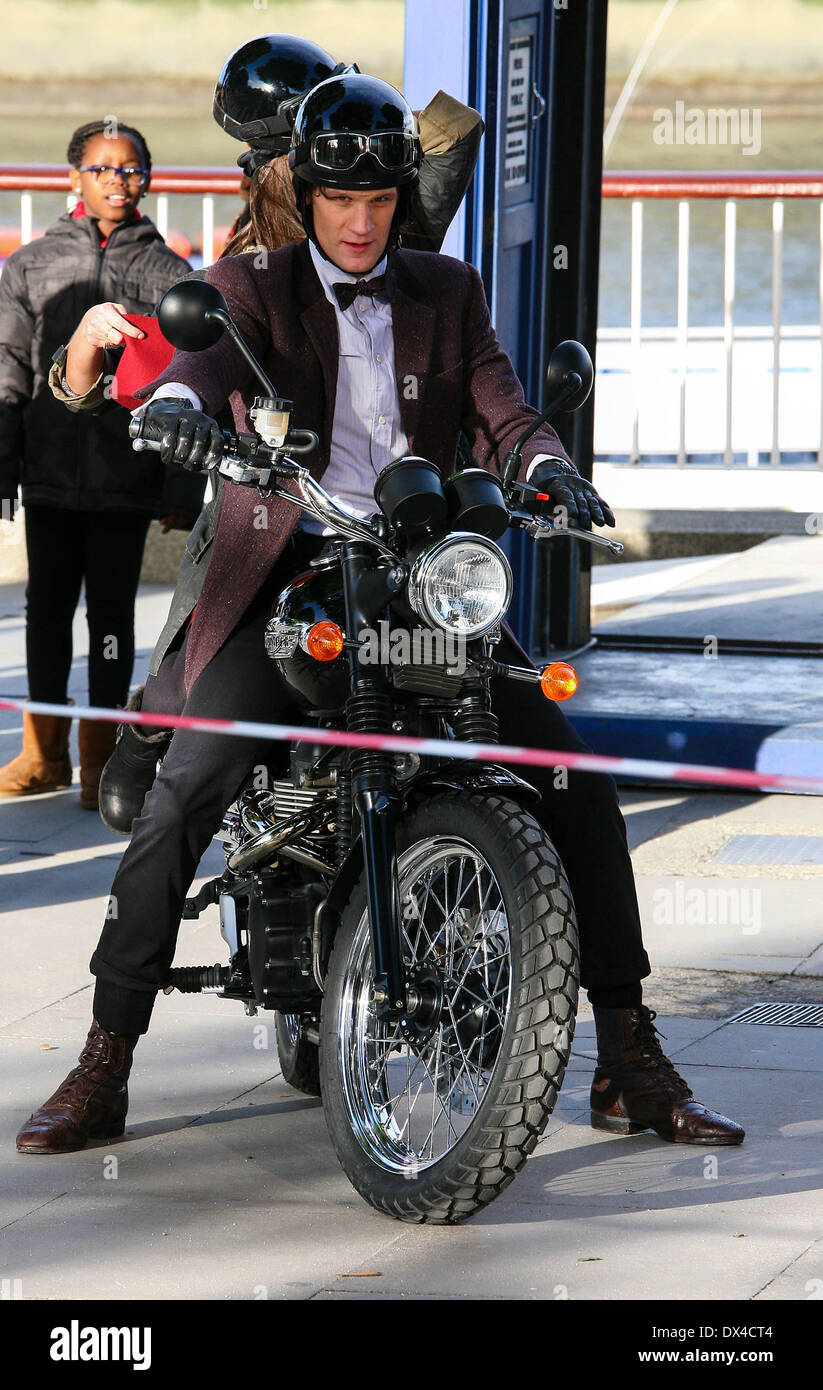 Matt Smith on a motorcycle The cast of 'Doctor Who' filming in central ...