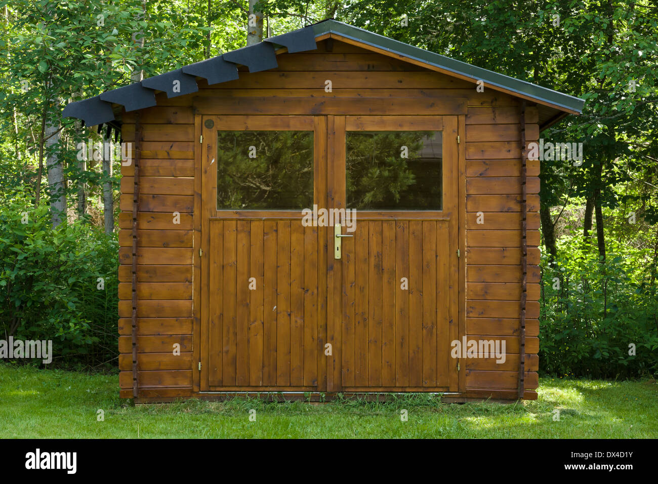 Shed front hi-res stock photography and images - Alamy