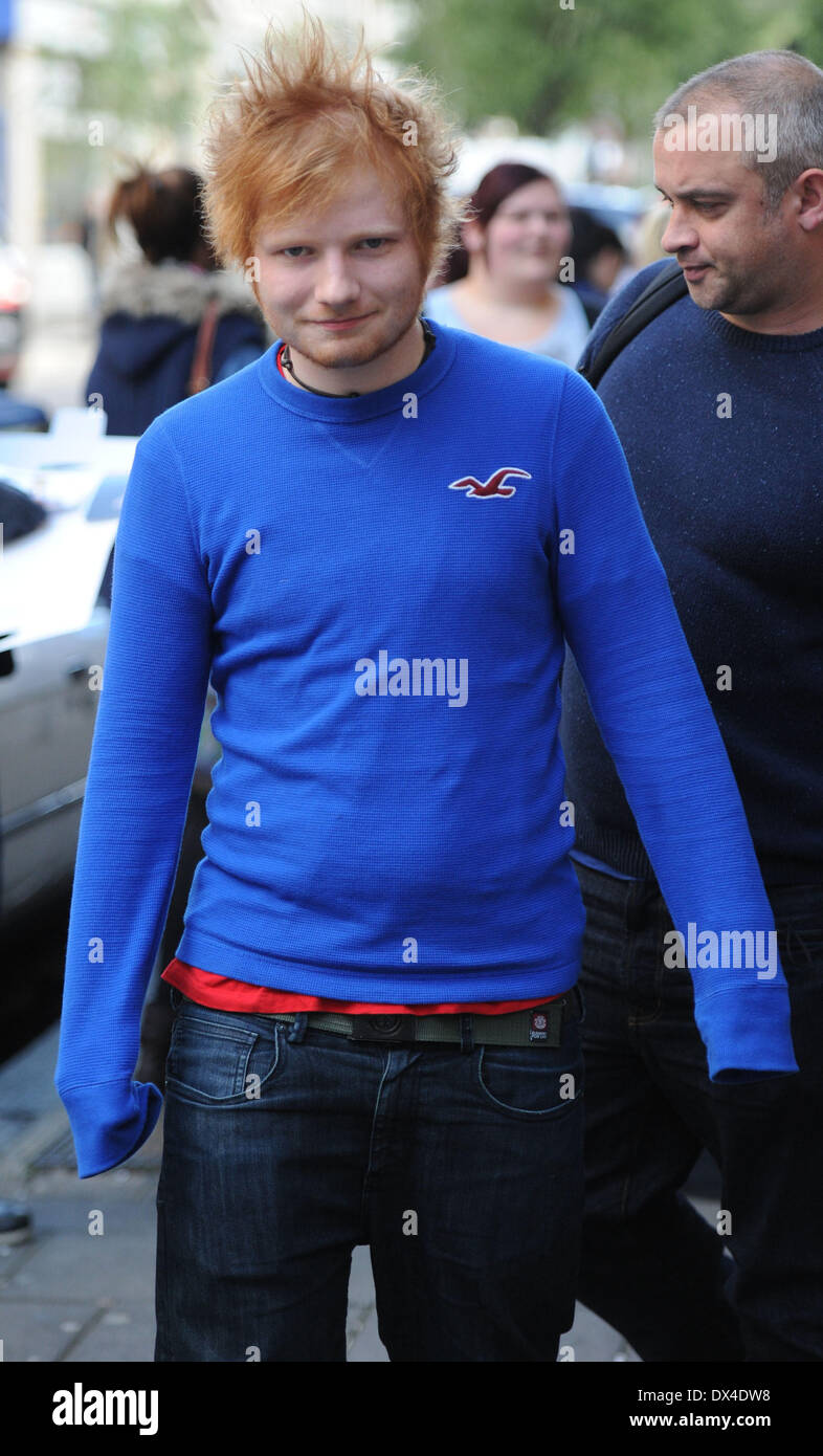 Ed sheeran at the bbc studios hi-res stock photography and images - Alamy