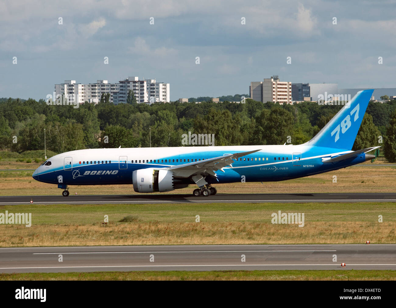Boeing 787 Dreamliner Stock Photo - Alamy