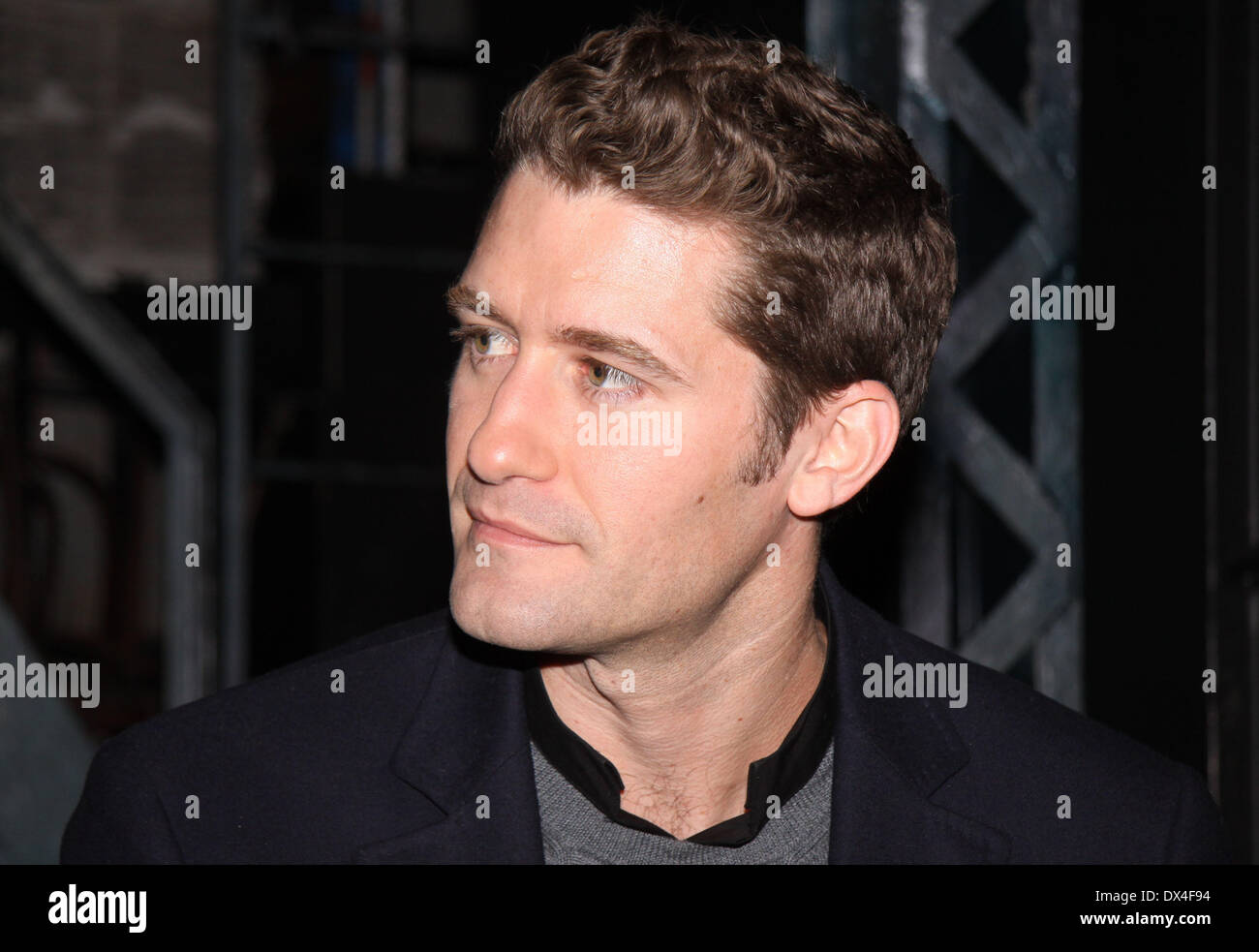 Matthew Morrison from the TV show 'Glee' visits backstage the cast of ...