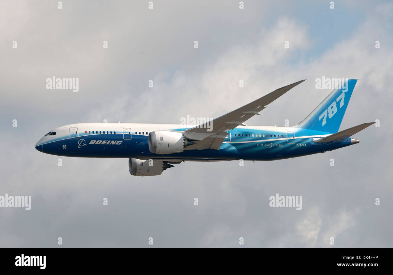 Boeing 787 Dreamliner Stock Photo - Alamy