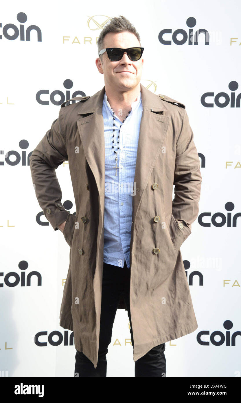 Robbie Williams Farrell: Robbie William's new clothing range ...